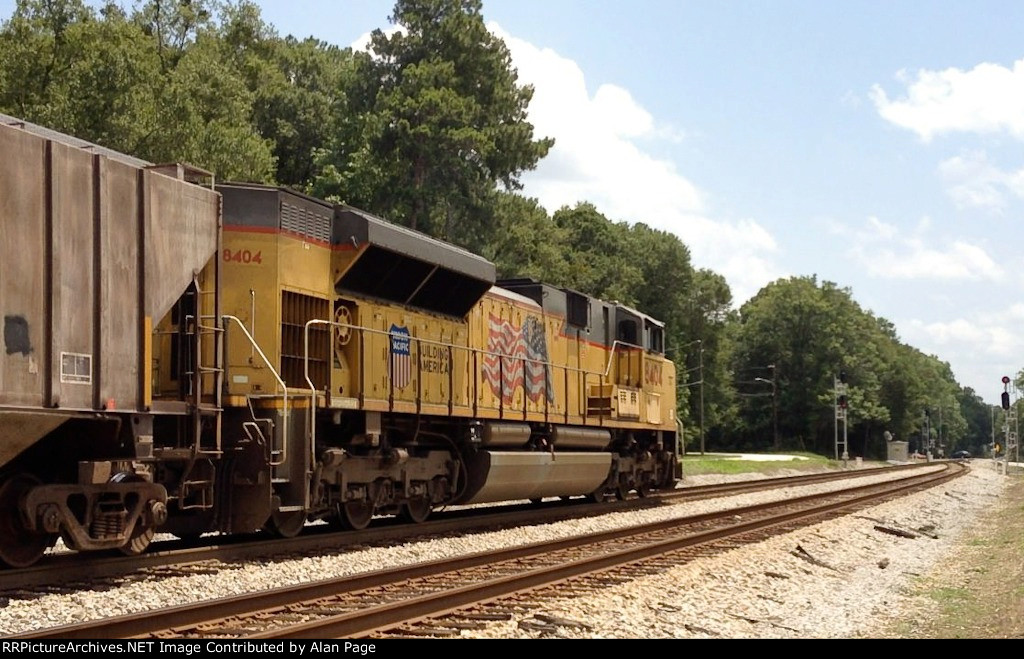 UP SD70ACe 8404 hauls solo
